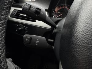 Melns BMW 320 2005 Rīga, ar dzinēja tilpumu 2.00 L un nobraukumu 379 tūkst. km par 3990 €, foto 20 vietnē AUTOMOTO.COM.LV