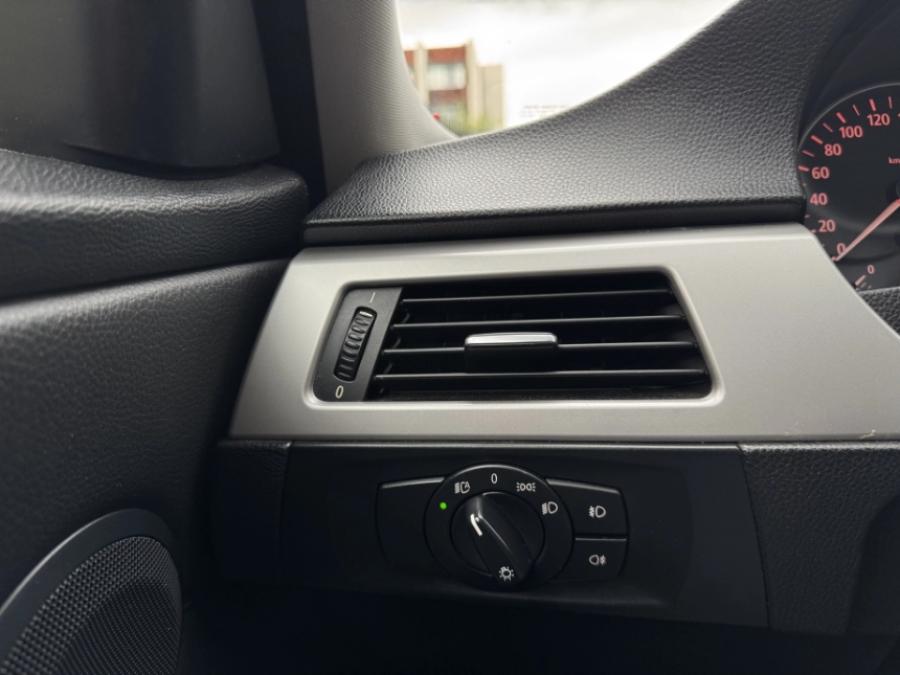 Melns BMW 320 2005 Rīga, ar dzinēja tilpumu 2.00 L un nobraukumu 379 tūkst. km par 3990 €, foto 21 vietnē AUTOMOTO.COM.LV