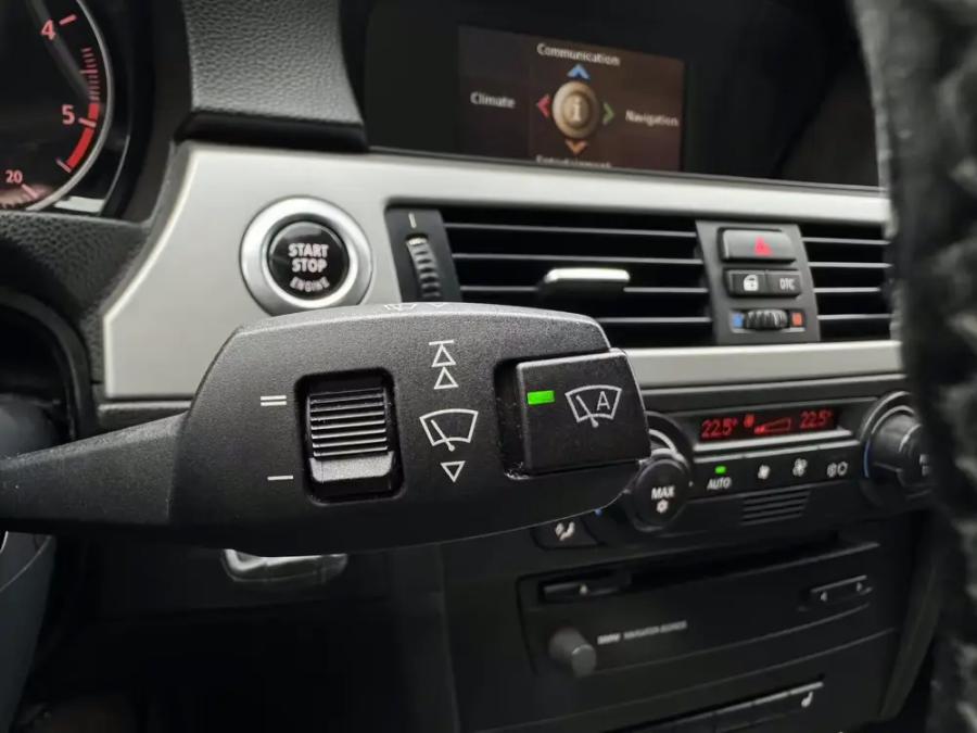 Black BMW 320 2005 in Riga, with an engine capacity of 2.00 L and mileage of 379 thousand km for 3990 €, photo 23 on AUTOMOTO.COM.LV
