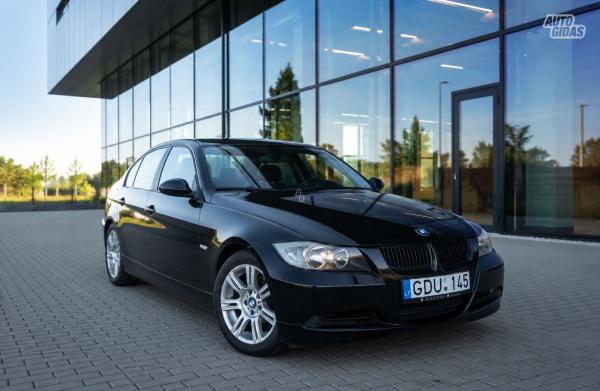 Black BMW 320 2005 in Kaunas, with an engine capacity of 2.00 L and mileage of 350 thousand km for 4250 €, photo 3 on AUTOMOTO.COM.LV
