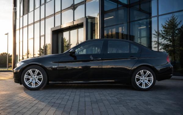 Black BMW 320 2005 in Kaunas, with an engine capacity of 2.00 L and mileage of 349 thousand km for 4250 €, photo 6 on AUTOMOTO.COM.LV
