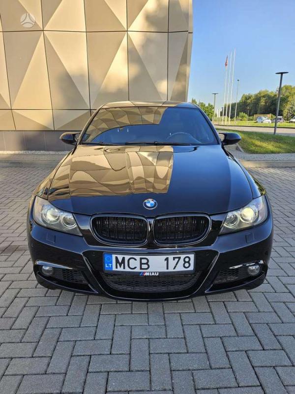 Black BMW 320 2005 in Klaipeda, with an engine capacity of 2.00 L and mileage of 325 thousand km for 3800 €, photo 5 on AUTOMOTO.COM.LV