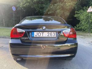Black BMW 320 2005 in Vilnius, with an engine capacity of 2.00 L and mileage of 360 thousand km for 2399 €, photo 6 on AUTOMOTO.COM.LV