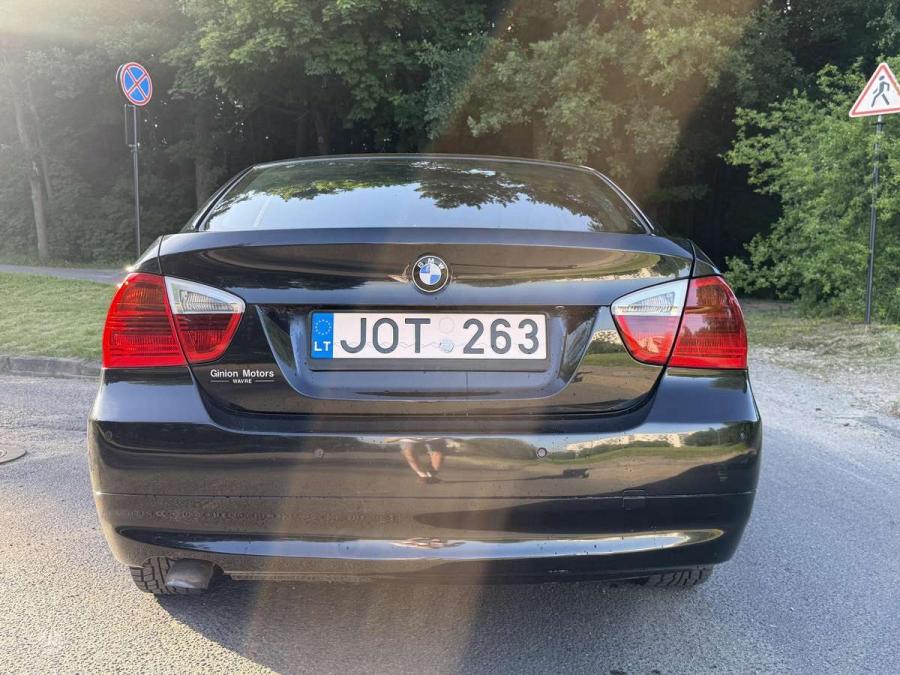 Black BMW 320 2005 in Vilnius, with an engine capacity of 2.00 L and mileage of 360 thousand km for 2399 €, photo 6 on AUTOMOTO.COM.LV