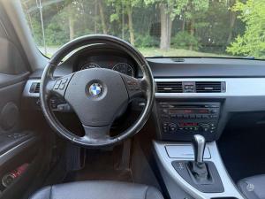 Black BMW 320 2005 in Vilnius, with an engine capacity of 2.00 L and mileage of 360 thousand km for 2399 €, photo 8 on AUTOMOTO.COM.LV