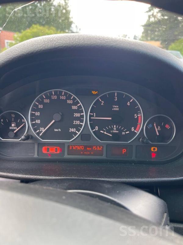 Black BMW 320 2005 in Riga, with an engine capacity of 2.00 L and mileage of 373 thousand km for 2000 €, photo 5 on AUTOMOTO.COM.LV
