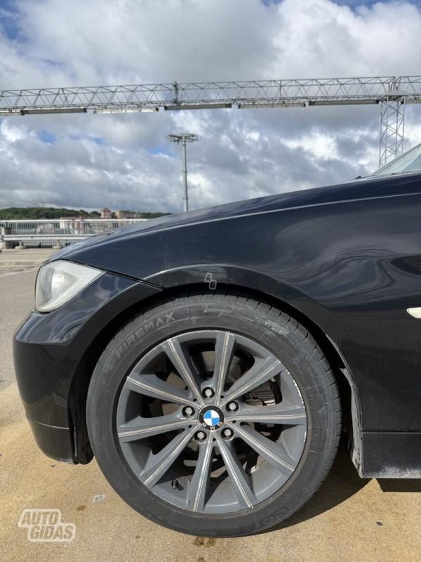Melns BMW 320 2005 Kauņa, ar dzinēja tilpumu 2.00 L un nobraukumu 444 tūkst. km par 2500 €, foto 5 vietnē AUTOMOTO.COM.LV