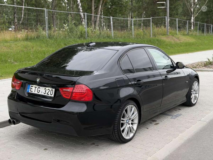 Melns BMW 320 2005 Viļņa, ar dzinēja tilpumu 2.00 L un nobraukumu 420 tūkst. km par 3999 €, foto 1 vietnē AUTOMOTO.COM.LV