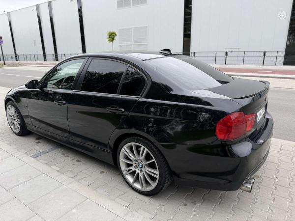 Black BMW 320 2005 in Vilnius, with an engine capacity of 2.00 L and mileage of 420 thousand km for 3999 €, photo 9 on AUTOMOTO.COM.LV