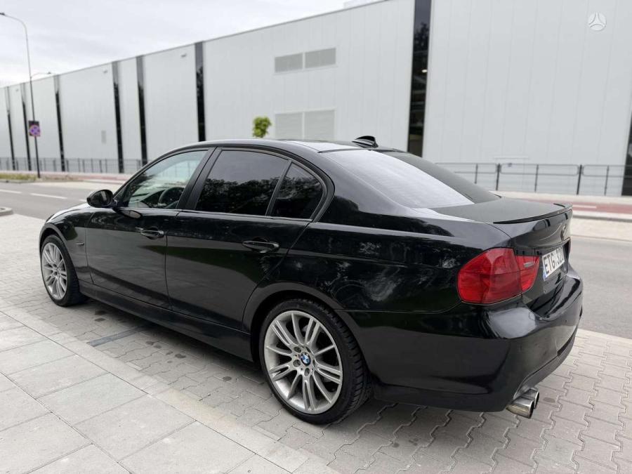Melns BMW 320 2005 Viļņa, ar dzinēja tilpumu 2.00 L un nobraukumu 420 tūkst. km par 3999 €, foto 11 vietnē AUTOMOTO.COM.LV