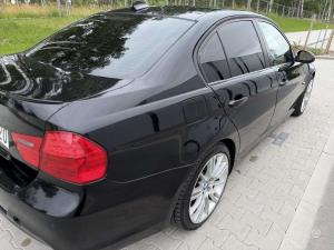 Melns BMW 320 2005 Viļņa, ar dzinēja tilpumu 2.00 L un nobraukumu 420 tūkst. km par 3999 €, foto 23 vietnē AUTOMOTO.COM.LV