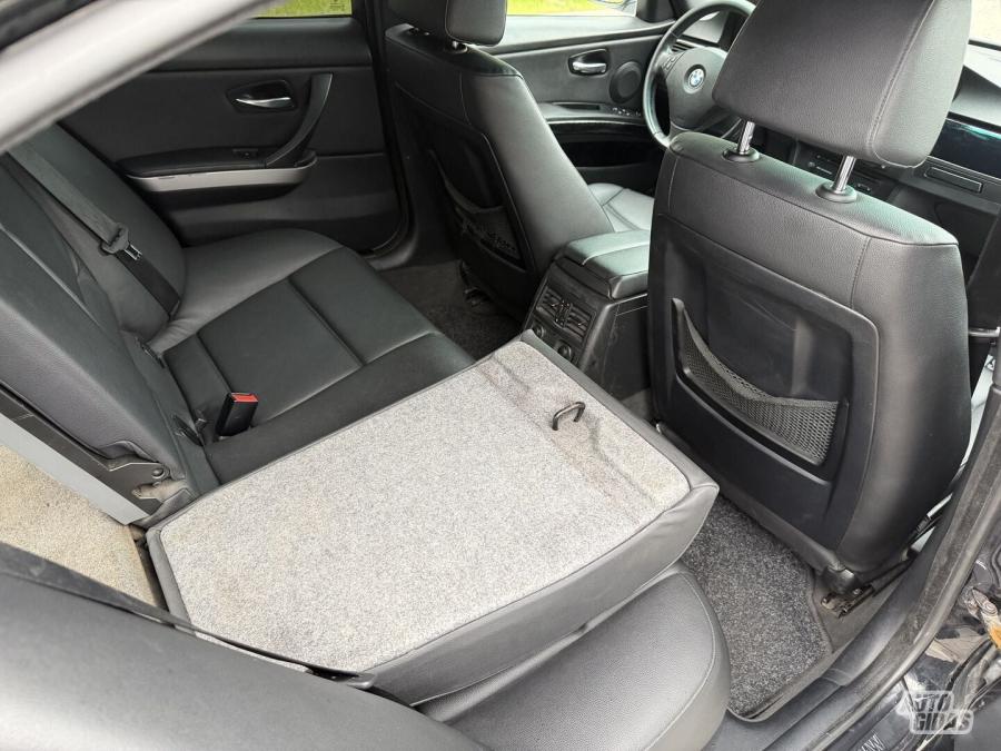Melns BMW 320 2005 Viļņa, ar dzinēja tilpumu 2.00 L un nobraukumu 420 tūkst. km par 3650 €, foto 35 vietnē AUTOMOTO.COM.LV