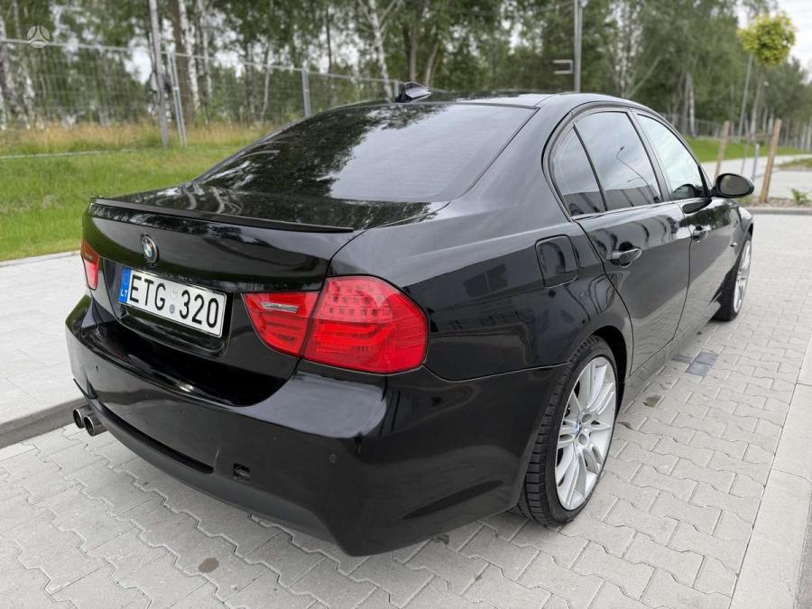 Melns BMW 320 2005 Viļņa, ar dzinēja tilpumu 2.00 L un nobraukumu 420 tūkst. km par 3450 €, foto 17 vietnē AUTOMOTO.COM.LV