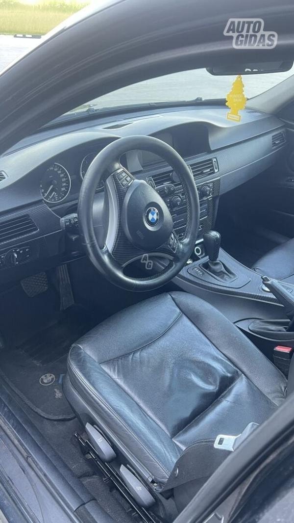 Black BMW 320 2005 in Siauliai, with an engine capacity of 2.00 L and mileage of 352 thousand km for 3500 €, photo 4 on AUTOMOTO.COM.LV