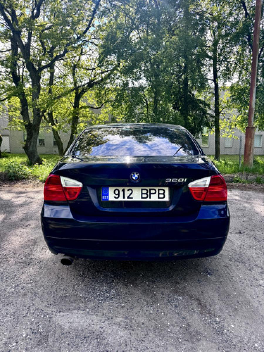 Melns BMW 320 2005 Tallina, ar dzinēja tilpumu 2.00 L un nobraukumu 213 tūkst. km par 4250 €, foto 7 vietnē AUTOMOTO.COM.LV