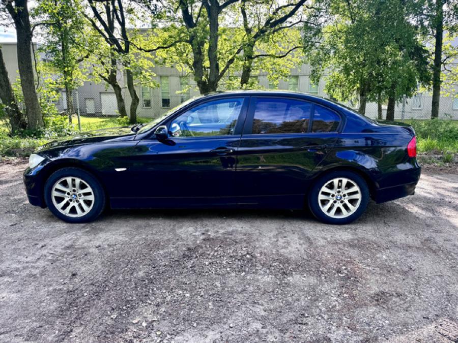 Melns BMW 320 2005 Tallina, ar dzinēja tilpumu 2.00 L un nobraukumu 213 tūkst. km par 4250 €, foto 8 vietnē AUTOMOTO.COM.LV