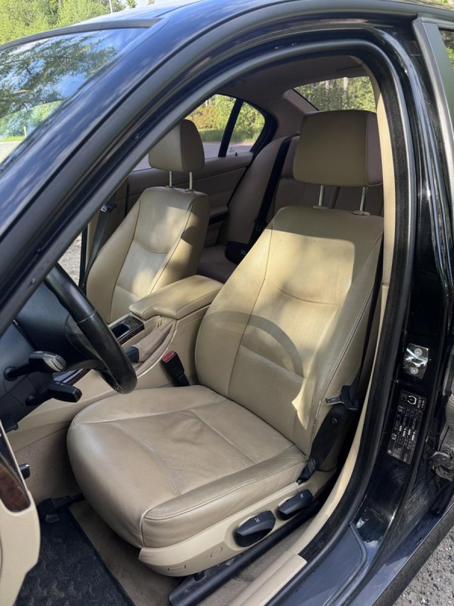 Melns BMW 320 2005 Tallina, ar dzinēja tilpumu 2.00 L un nobraukumu 213 tūkst. km par 4250 €, foto 24 vietnē AUTOMOTO.COM.LV