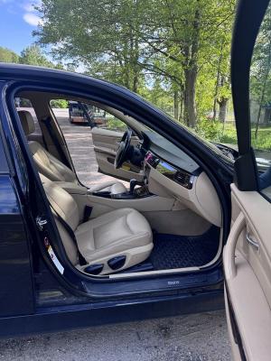 Melns BMW 320 2005 Tallina, ar dzinēja tilpumu 2.00 L un nobraukumu 213 tūkst. km par 4250 €, foto 26 vietnē AUTOMOTO.COM.LV