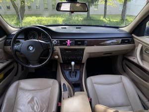 Melns BMW 320 2005 Tallina, ar dzinēja tilpumu 2.00 L un nobraukumu 213 tūkst. km par 4250 €, foto 28 vietnē AUTOMOTO.COM.LV