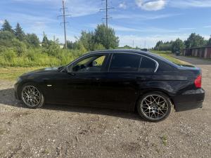Melns BMW 320 2005 Tartu, ar dzinēja tilpumu 0.00 L un nobraukumu 325 tūkst. km par 2700 €, foto 11 vietnē AUTOMOTO.COM.LV