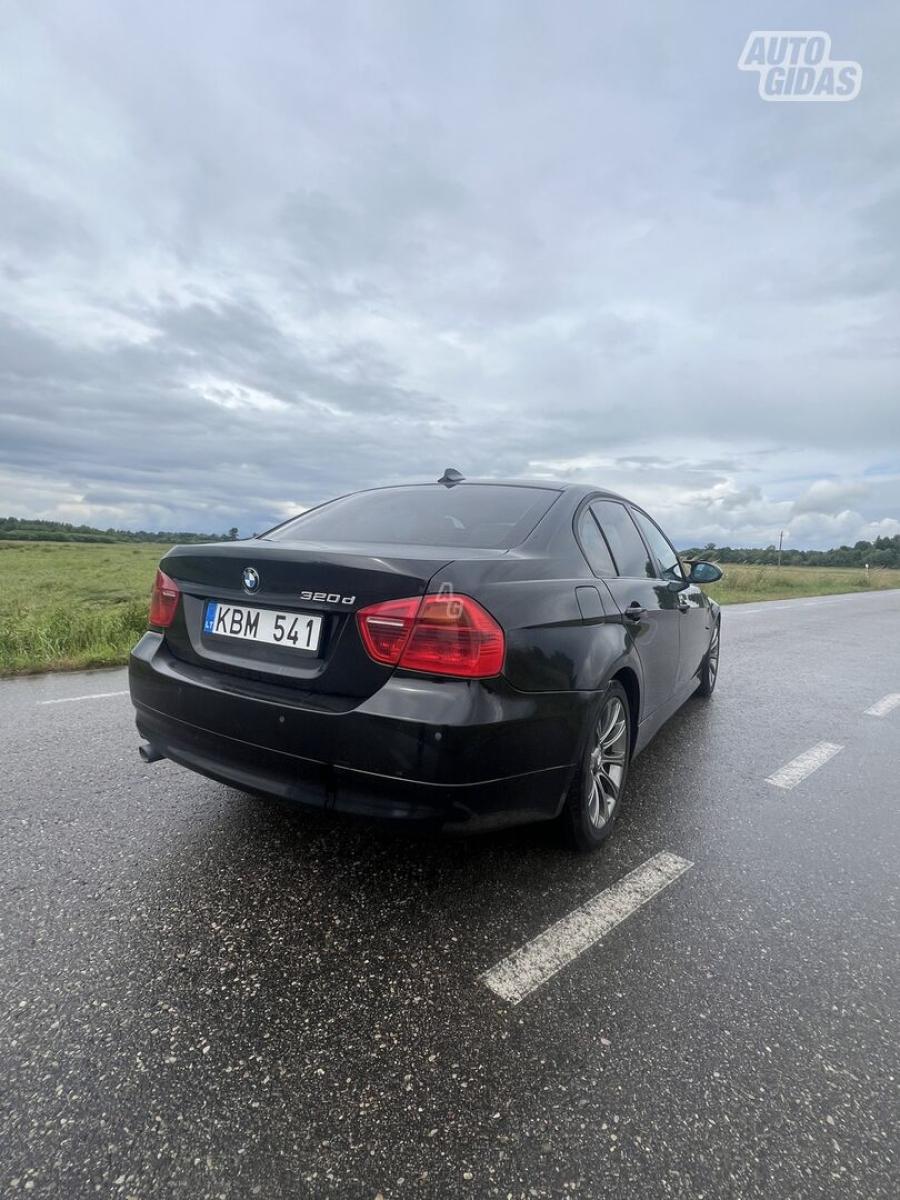 Black BMW 320 2005 in Utena, with an engine capacity of 2.00 L and mileage of 260 thousand km for 4500 €, photo 3 on AUTOMOTO.COM.LV