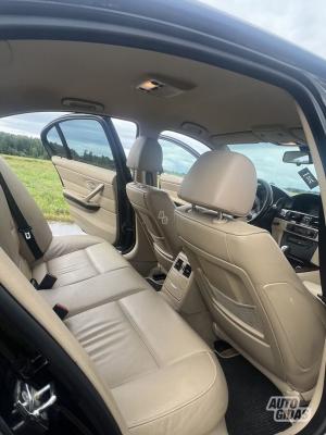 Black BMW 320 2005 in Utena, with an engine capacity of 2.00 L and mileage of 260 thousand km for 4500 €, photo 8 on AUTOMOTO.COM.LV