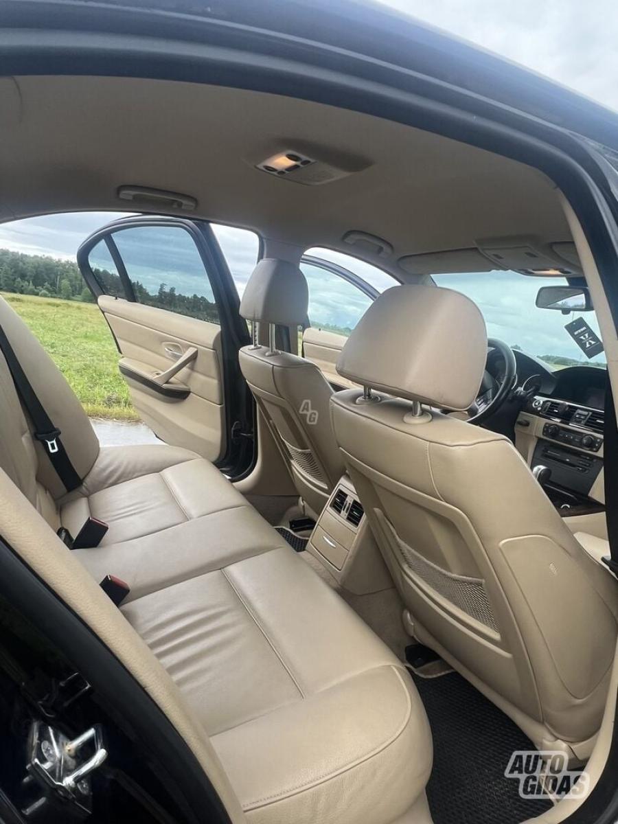 Black BMW 320 2005 in Utena, with an engine capacity of 2.00 L and mileage of 260 thousand km for 4500 €, photo 8 on AUTOMOTO.COM.LV