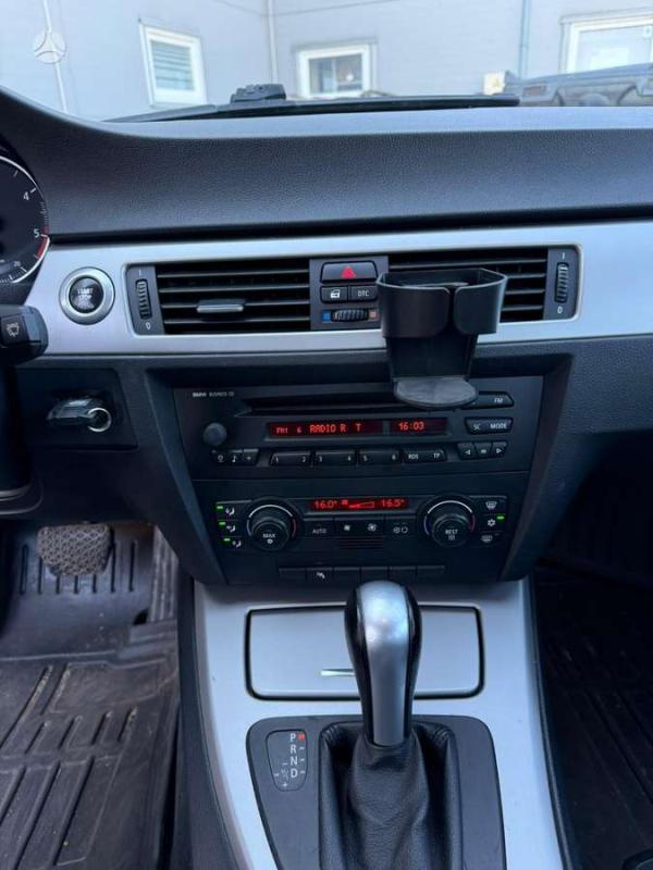 Black BMW 320 2005 in Vilnius, with an engine capacity of 0.00 L and mileage of 290 thousand km for 3100 €, photo 9 on AUTOMOTO.COM.LV