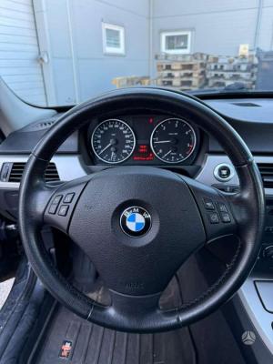 Black BMW 320 2005 in Vilnius, with an engine capacity of 0.00 L and mileage of 290 thousand km for 3100 €, photo 11 on AUTOMOTO.COM.LV
