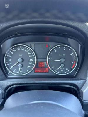 Black BMW 320 2005 in Vilnius, with an engine capacity of 0.00 L and mileage of 290 thousand km for 3100 €, photo 13 on AUTOMOTO.COM.LV