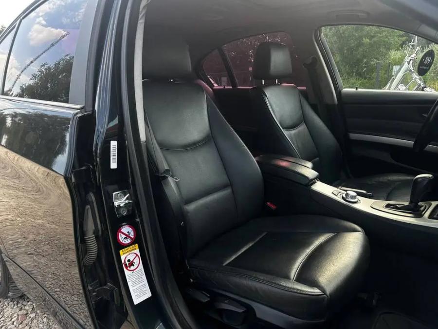 Black BMW 320 2005 in Jelgava, with an engine capacity of 2.00 L and mileage of 350 thousand km for 2990 €, photo 10 on AUTOMOTO.COM.LV
