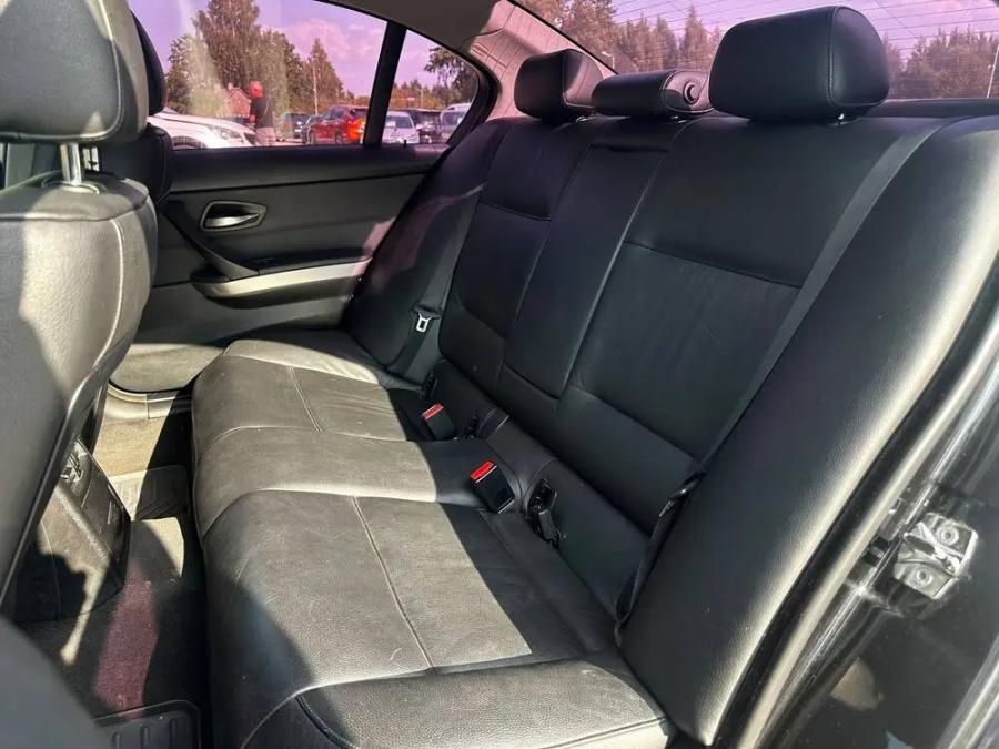 Black BMW 320 2005 in Jelgava, with an engine capacity of 2.00 L and mileage of 350 thousand km for 2990 €, photo 15 on AUTOMOTO.COM.LV