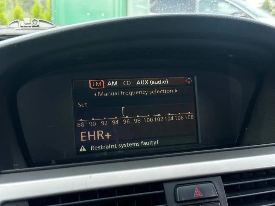 Black BMW 320 2005 in Jelgava, with an engine capacity of 2.00 L and mileage of 350 thousand km for 2990 €, photo 16 on AUTOMOTO.COM.LV