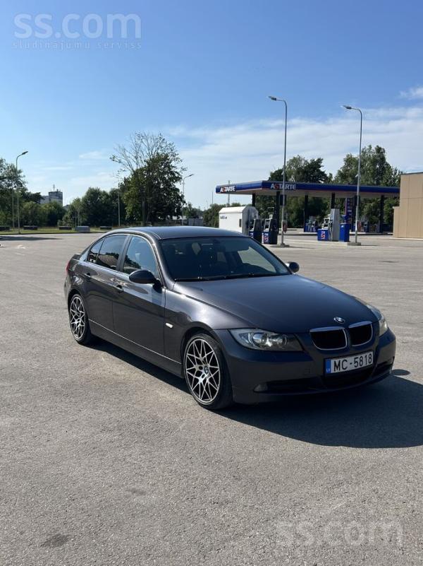 Melns BMW 320 2005 Tukums, ar dzinēja tilpumu 2.00 L un nobraukumu 265 tūkst. km par 3750 €, foto 2 vietnē AUTOMOTO.COM.LV