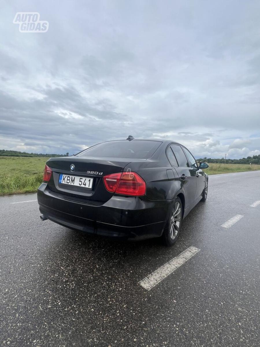 Черный БМВ 320 2005 в Утена, объемом двигателя 2.00 л и пробегом 260 тыс. км за 4000 €, фото 3 на AUTOMOTO.COM.LV