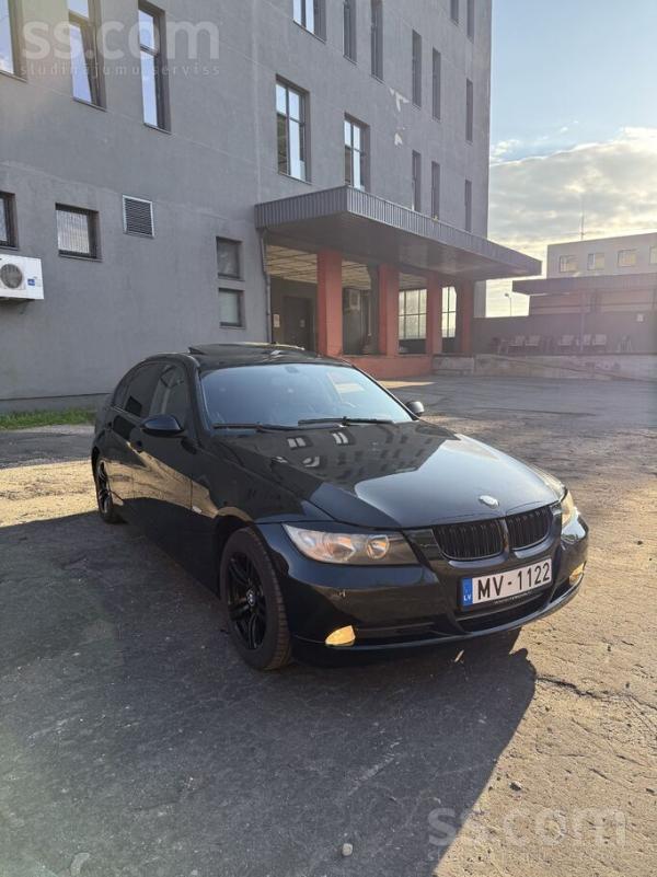 Black BMW 320 2005 in Riga, with an engine capacity of 2.00 L and mileage of 215 thousand km for 3800 €, photo 3 on AUTOMOTO.COM.LV