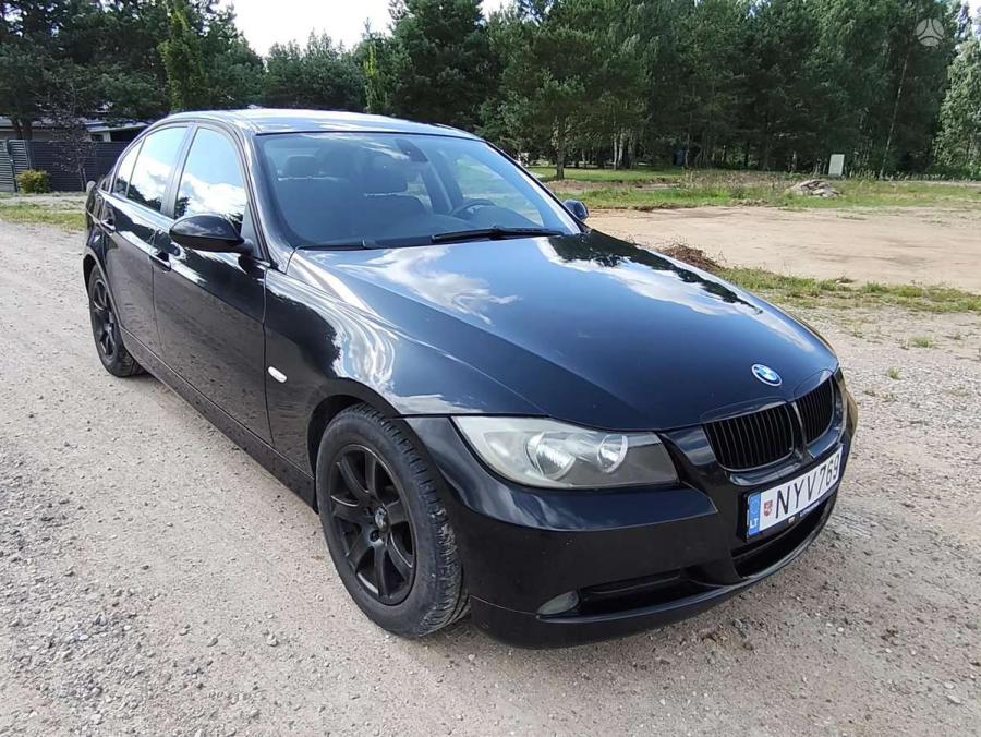 Black BMW 320 2005 in Vilnius, with an engine capacity of 2.00 L and mileage of 395 thousand km for 1500 €, photo 3 on AUTOMOTO.COM.LV