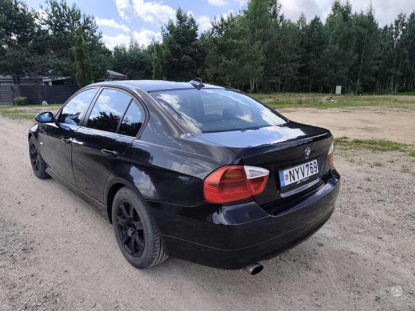 Melns BMW 320 2005 Viļņa, ar dzinēja tilpumu 2.00 L un nobraukumu 395 tūkst. km par 1500 €, foto 4 vietnē AUTOMOTO.COM.LV