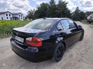 Black BMW 320 2005 in Vilnius, with an engine capacity of 2.00 L and mileage of 395 thousand km for 1500 €, photo 5 on AUTOMOTO.COM.LV