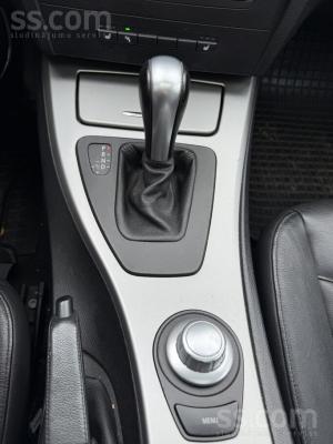 Black BMW 320 2005 in Riga, with an engine capacity of 2.00 L and mileage of 215 thousand km for 2950 €, photo 12 on AUTOMOTO.COM.LV