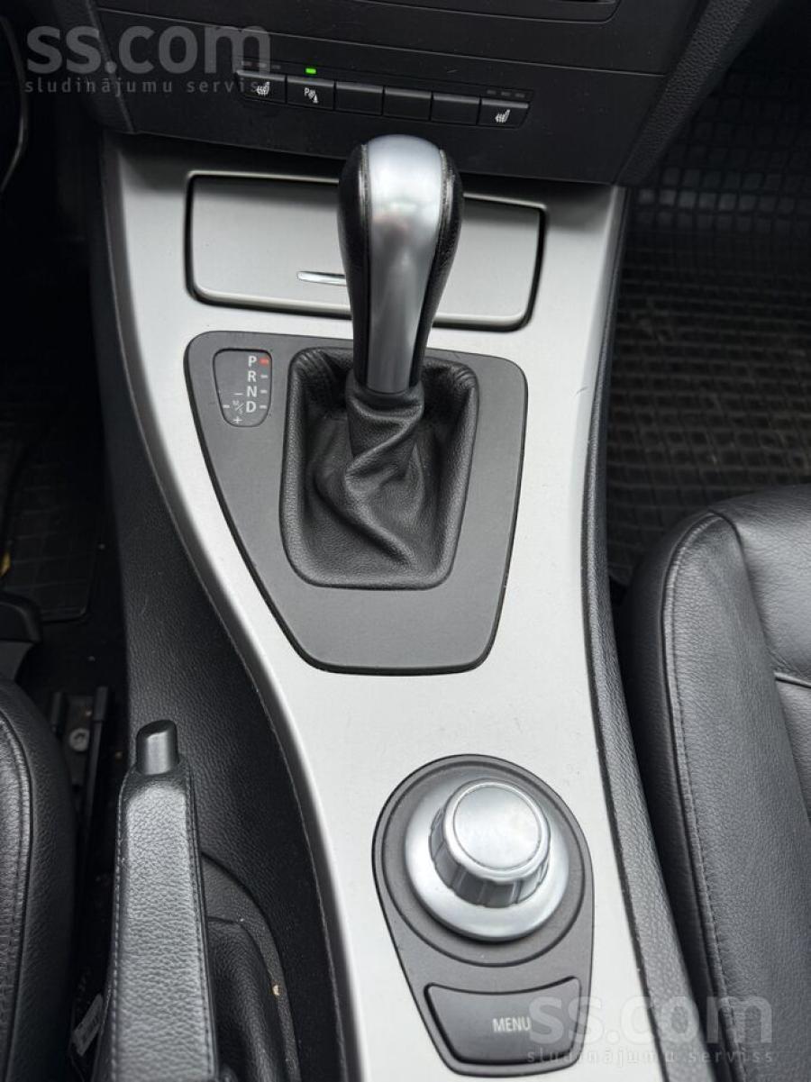Black BMW 320 2005 in Riga, with an engine capacity of 2.00 L and mileage of 215 thousand km for 2950 €, photo 12 on AUTOMOTO.COM.LV