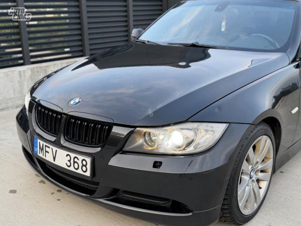 Black BMW 320 2005 in Vilnius, with an engine capacity of 2.00 L and mileage of 339 thousand km for 3250 €, photo 6 on AUTOMOTO.COM.LV