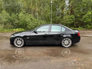 Black BMW 320 2005 in Riga, with an engine capacity of 2.00 L and mileage of 323 thousand km for 4000 €, photo 5 on AUTOMOTO.COM.LV