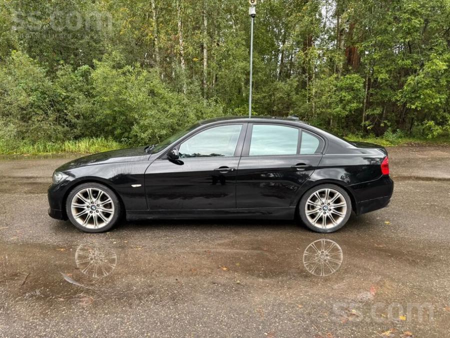 Black BMW 320 2005 in Riga, with an engine capacity of 2.00 L and mileage of 323 thousand km for 4000 €, photo 5 on AUTOMOTO.COM.LV