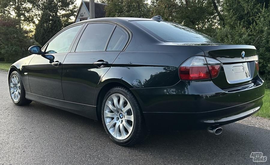 Melns BMW 320 2005 Marijampole, ar dzinēja tilpumu 2.00 L un nobraukumu 258 tūkst. km par 4200 €, foto 4 vietnē AUTOMOTO.COM.LV