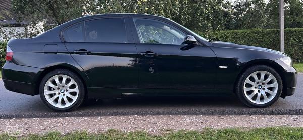 Black BMW 320 2005 in Marijampole, with an engine capacity of 2.00 L and mileage of 258 thousand km for 4200 €, photo 7 on AUTOMOTO.COM.LV