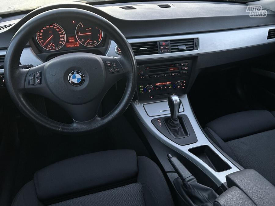 Melns BMW 320 2005 Marijampole, ar dzinēja tilpumu 2.00 L un nobraukumu 258 tūkst. km par 4200 €, foto 11 vietnē AUTOMOTO.COM.LV
