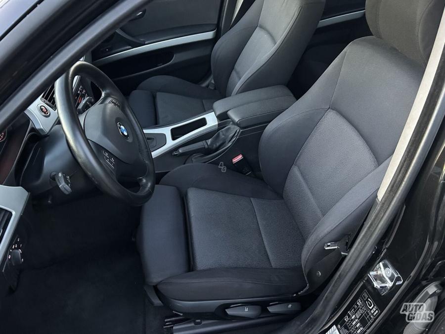 Melns BMW 320 2005 Marijampole, ar dzinēja tilpumu 2.00 L un nobraukumu 258 tūkst. km par 4200 €, foto 12 vietnē AUTOMOTO.COM.LV