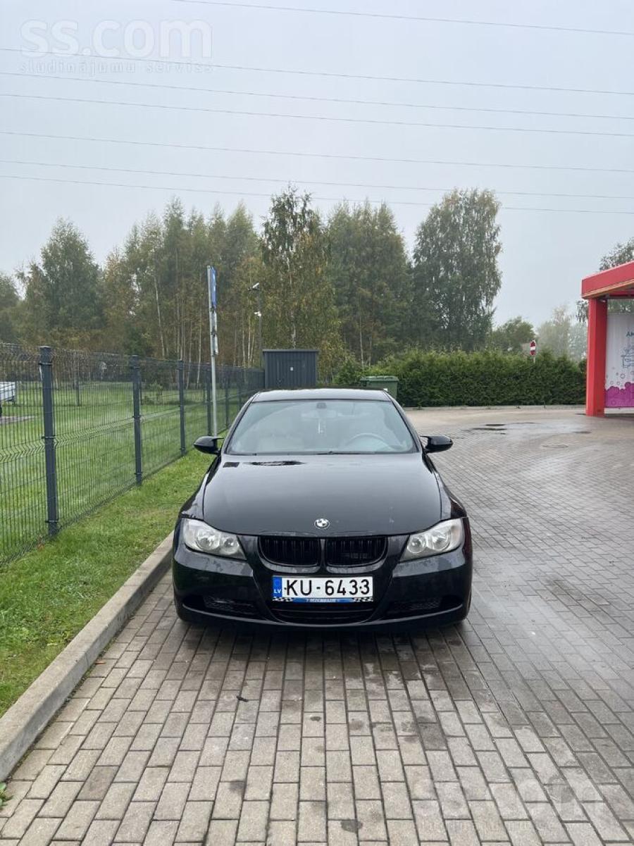 Melns BMW 320 2005 Dobele, ar dzinēja tilpumu 2.00 L un nobraukumu 357 tūkst. km par 3200 €, foto 1 vietnē AUTOMOTO.COM.LV