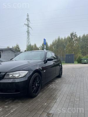 Melns BMW 320 2005 Dobele, ar dzinēja tilpumu 2.00 L un nobraukumu 357 tūkst. km par 3200 €, foto 3 vietnē AUTOMOTO.COM.LV